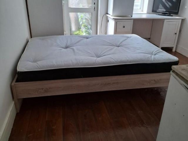 Room at Eton Avenue, Greater London