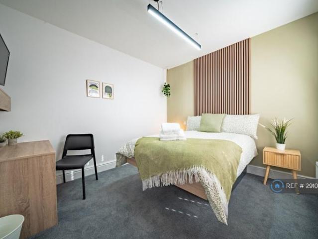 Room at Etwall Street, Derby