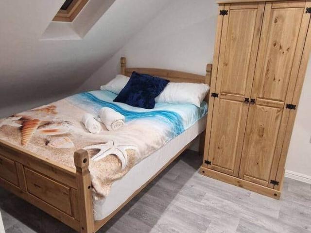 Room at Euston Road, Far Cotton