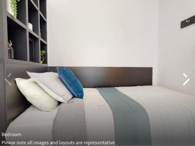 Room at Euston Road, Greater London