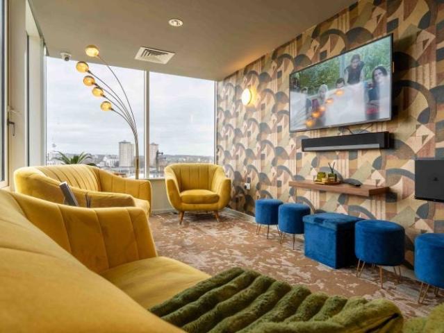 Room at Euston Road, Greater London