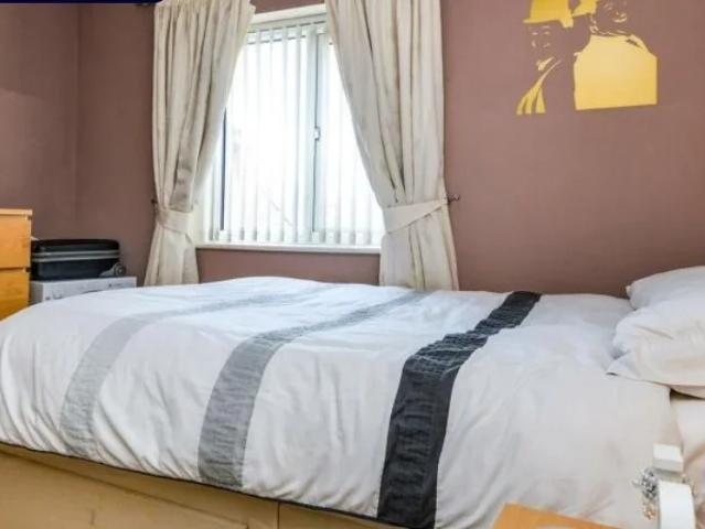Room at Euston Road, Lancaster