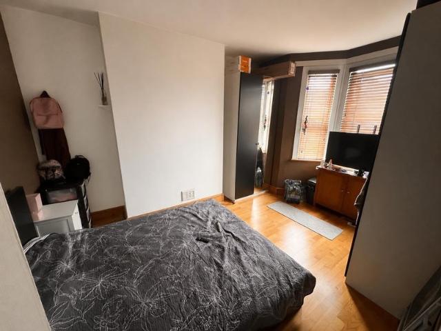 Room at Eve Road, Greater London