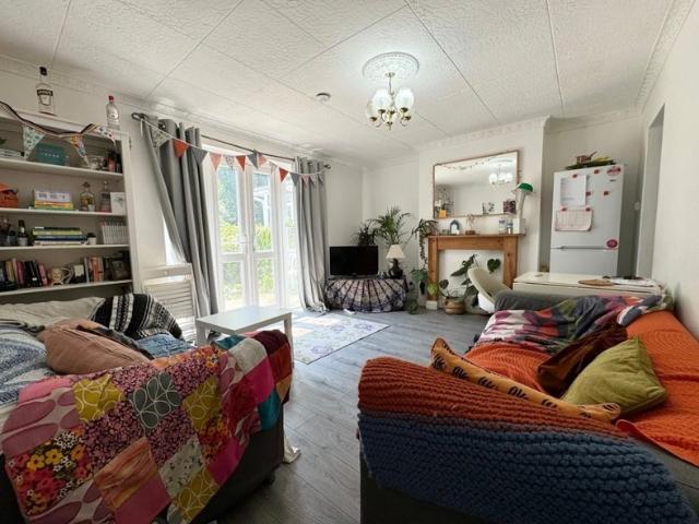 Room at Evelyn Walk, Greater London