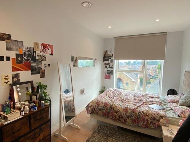 Room at Evelyn Street, Greater London