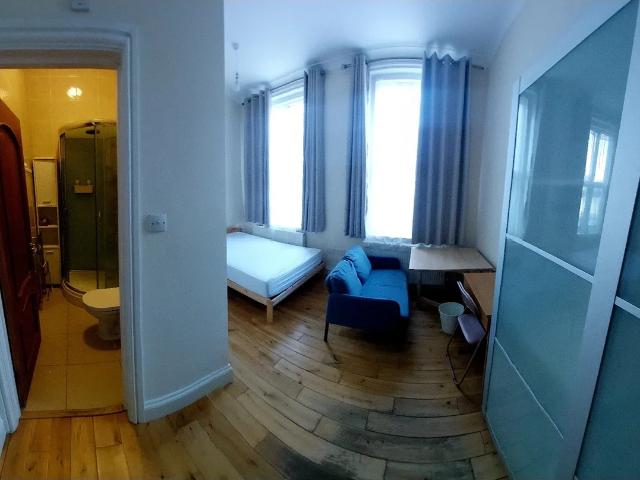 Room at Evelyn Street, Greater London