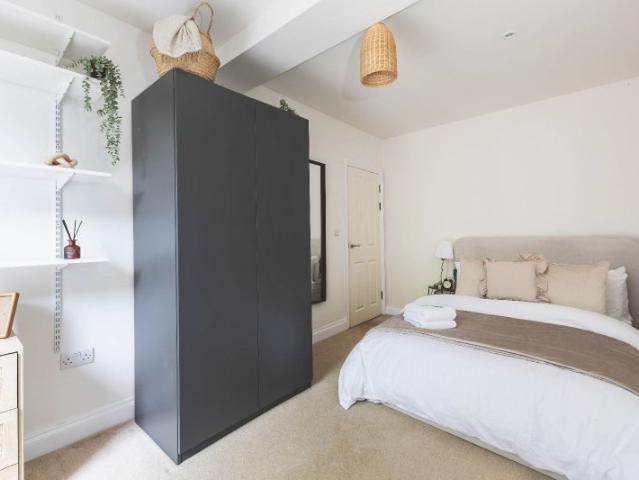 Room at Evelina Road, Greater London