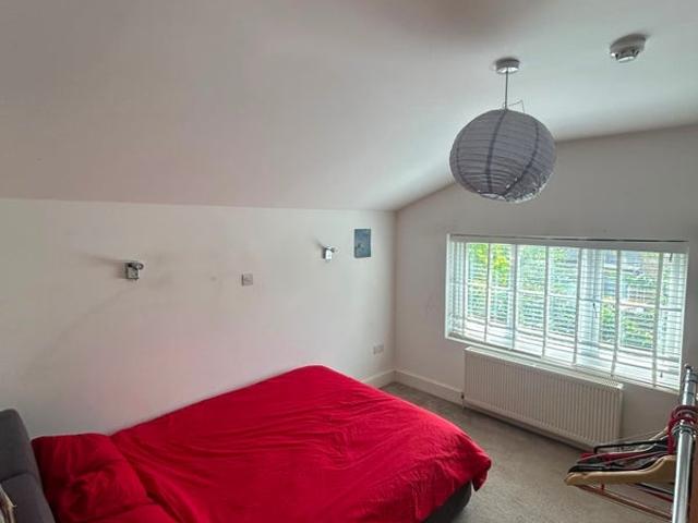 Room at Evering Road, Greater London