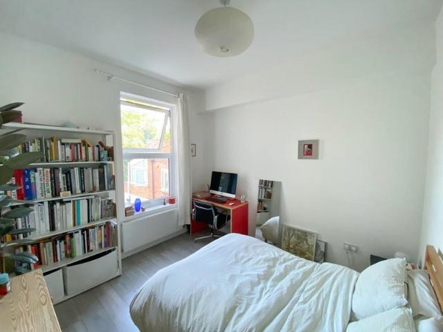 Room at Evering Road, Greater London
