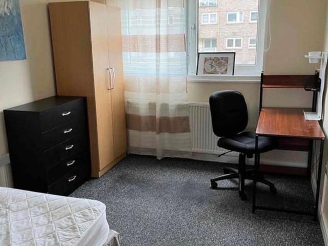 Room at Eversholt Street, Greater London