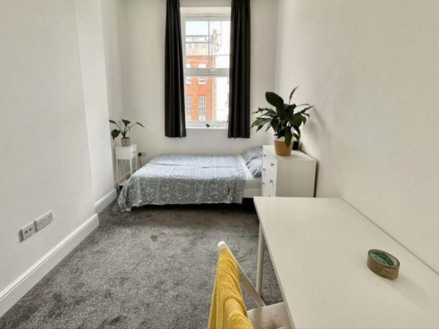 Room at Eversholt Street, Greater London