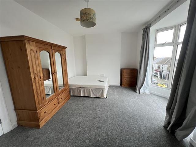 Room at Eversley Road, Swansea