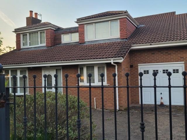 Room at Evesham Road, Middleton