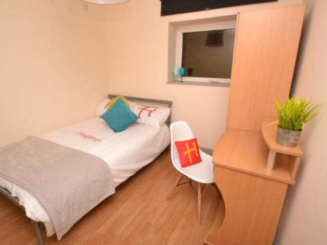 Room at Exeter Road, Nottingham