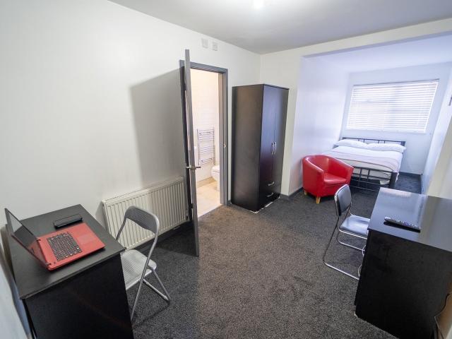 Room at Exeter Road, Birmingham