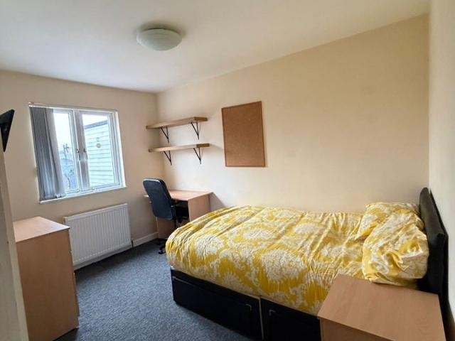 Room at Exeter Road, Birmingham