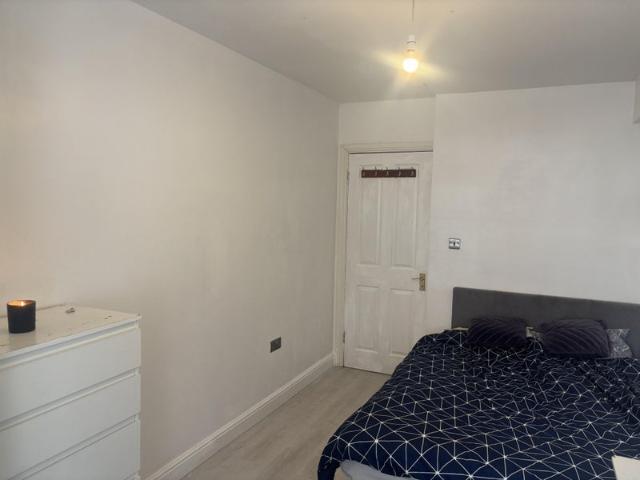 Room at Exeter Road, Greater London