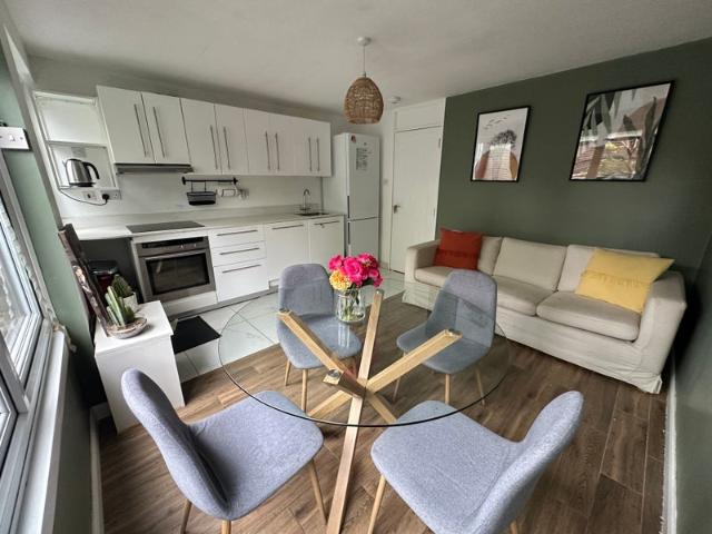 Room at Exhibition Close, Greater London