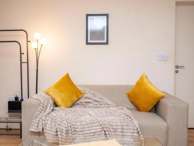 Room at Eagle Court, Greater London