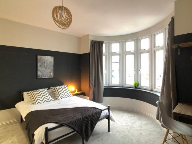 Room at Eagle Road, Bristol
