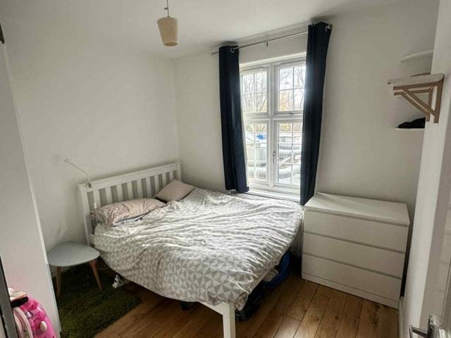 Room at Ealing Green, Greater London