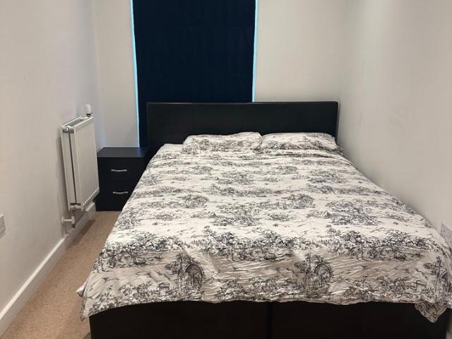 Room at Ealing Road, Greater London