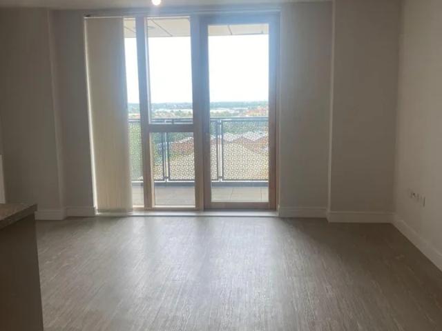 Room at Ealing Road, Greater London