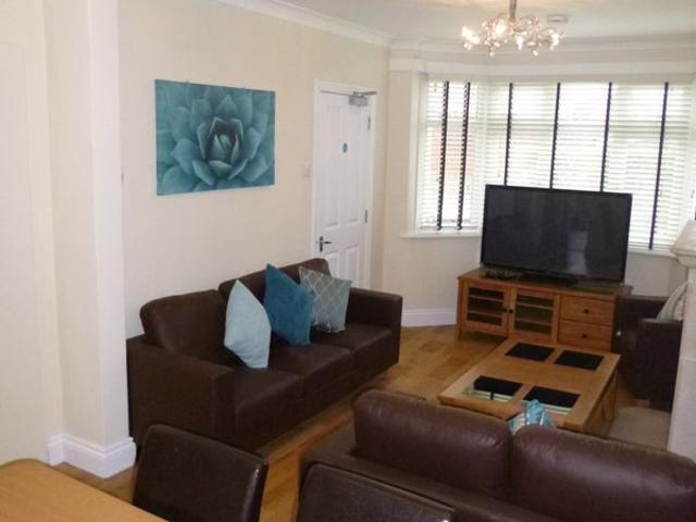 Room at East Drive, Greater London