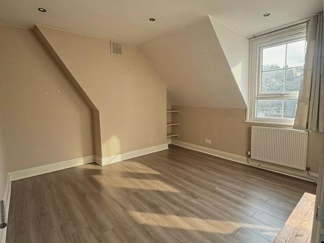 Room at East Dulwich Grove, Greater London