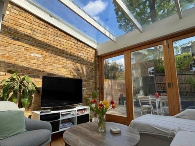 Room at East Dulwich Grove, Greater London