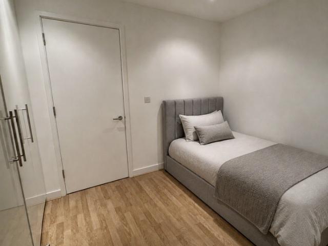 Room at East Ferry Road, Greater London
