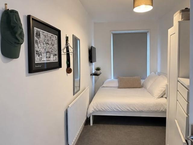 Room at East Hill, Greater London