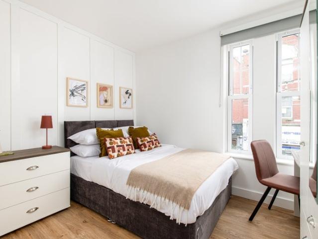 Room at East Street, Bristol