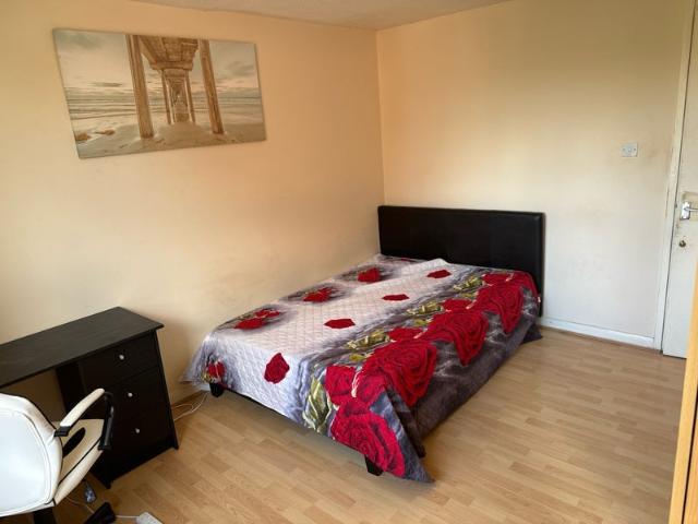Room at East Street, Greater London