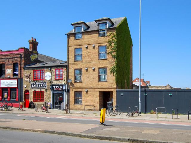 Room at East Road, Cambridge