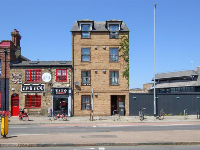Room at East Road, Cambridge