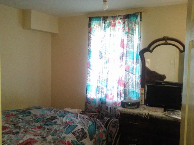 Room at East Road, Greater London