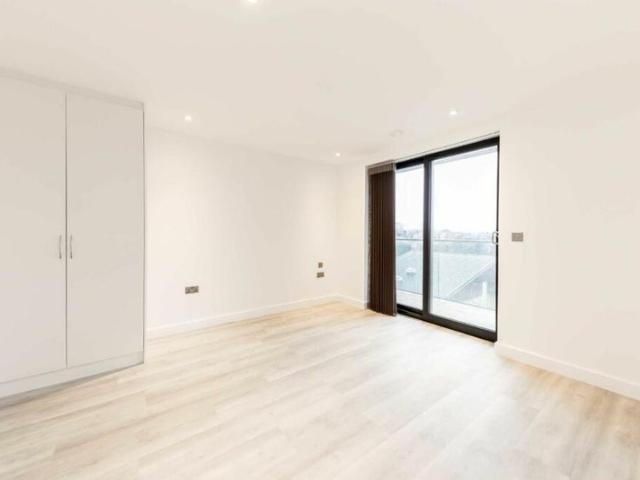 Room at East Road, Greater London