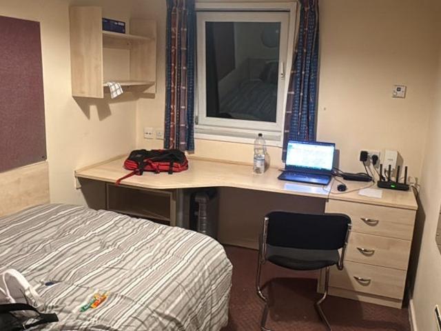 Room at Eastern Avenue, Cardiff