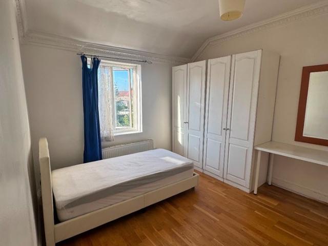 Room at Eastern Avenue, Greater London