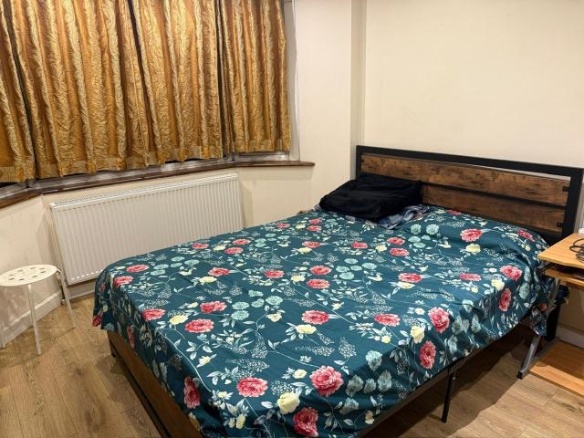 Room at Eastern Avenue West, Greater London