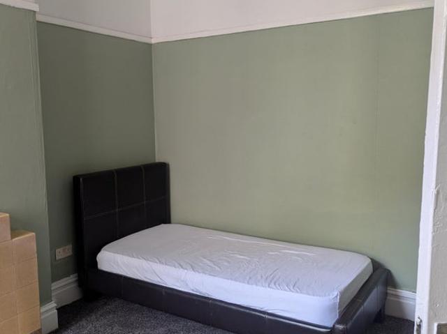 Room at Eastfield Road, Peterborough