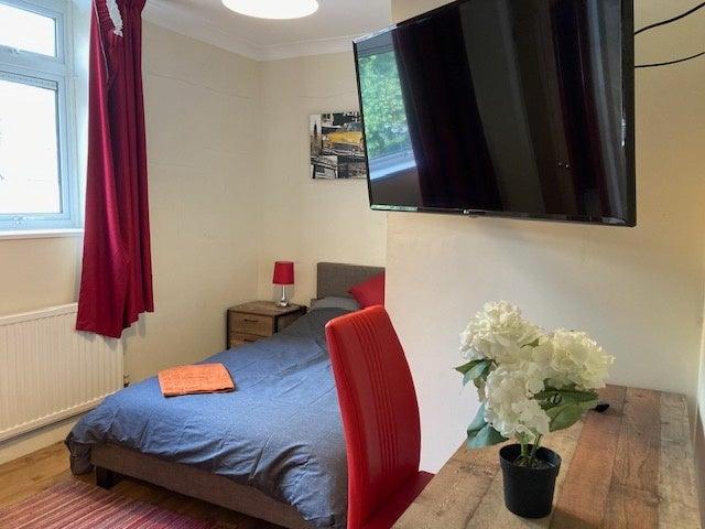 Room at Eastgate Street, Winchester