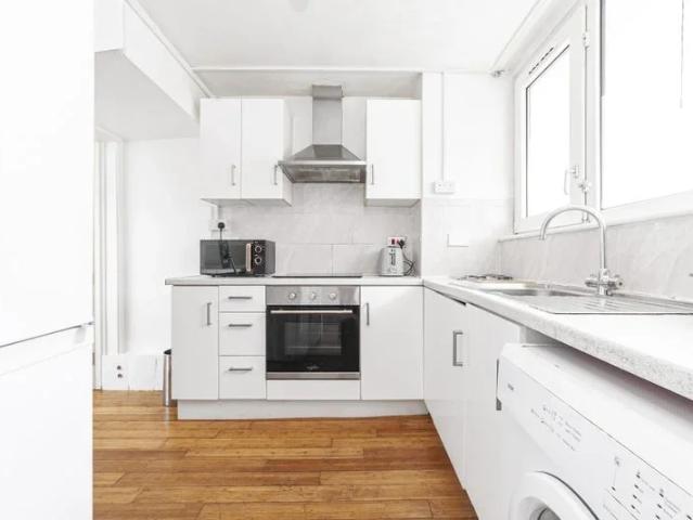 Room at Eastleigh Walk, Greater London