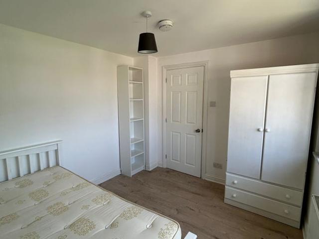 Room at Eastley, Basildon