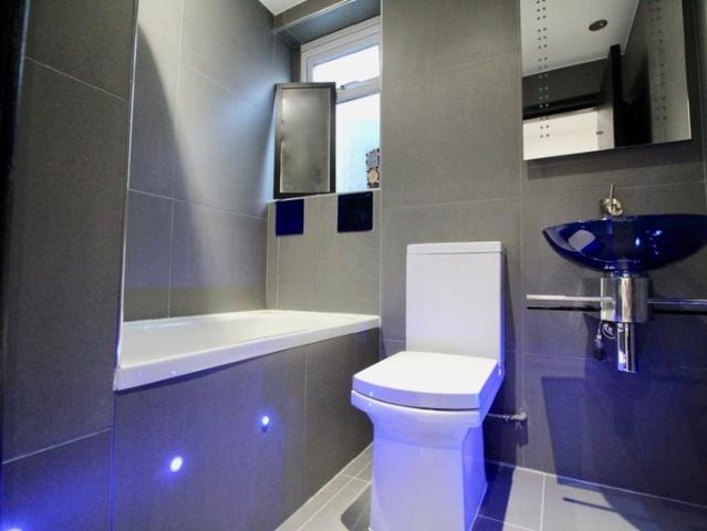 Room at Eardley Road, Greater London