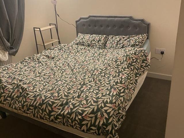Room at Earl Marshal Road, Sheffield