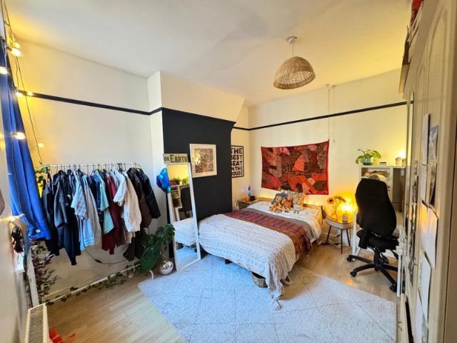 Room at Earl Road, Bootle