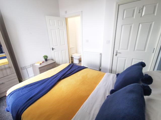 Room at Earle Street, Crewe