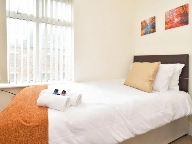 Room at Earle Street, Crewe